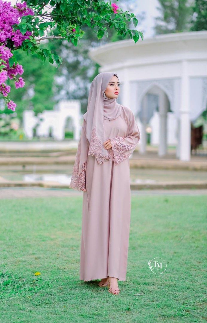 Abaya Rania Dubai (brushing bride), Women's Fashion, Muslimah Fashion ...