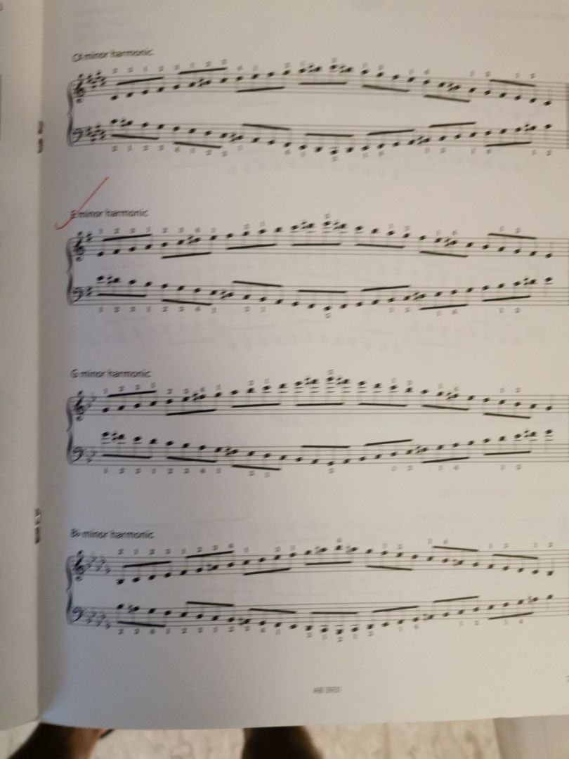 ABRSM Grade 7 Piano Scales and Arpeggios, Hobbies & Toys, Music & Media ...