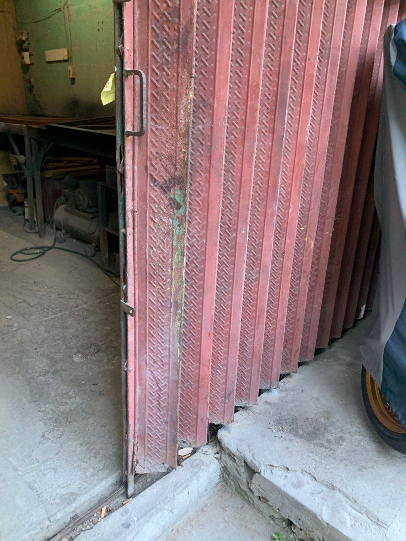 RUSH SALE!!! Heavy Duty Accordion Steel Folding Gate Door , Furniture ...