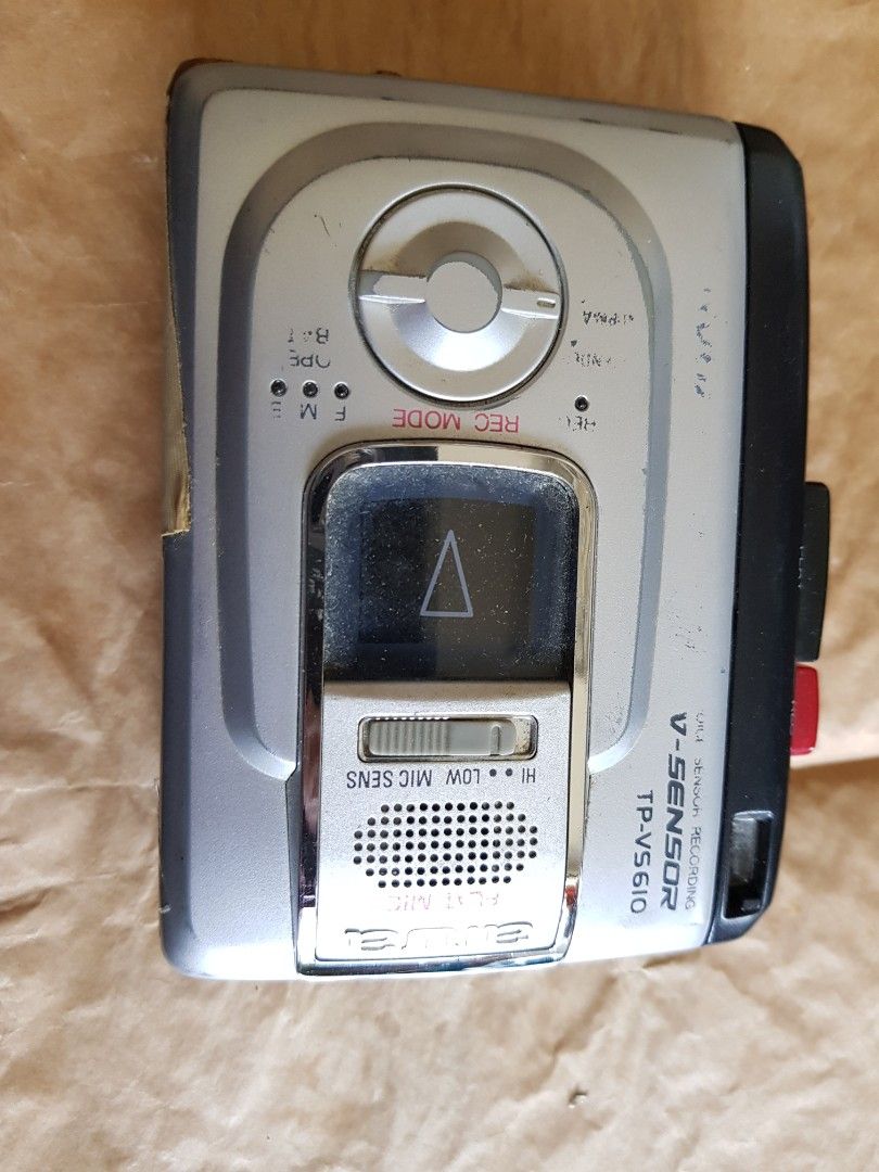 加購百元商品1件免運費 限量珍藏版 】aiwa V-SENSOR （TP-VS610）錄放音機（電池蓋有鬆脫需用膠帶黏緊餘正常）, 哩哩扣扣, 其他在旋轉拍賣