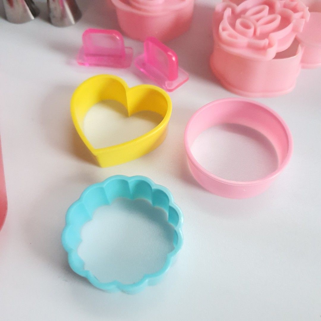 Beginner baking tools set, Furniture & Home Living, Kitchenware ...
