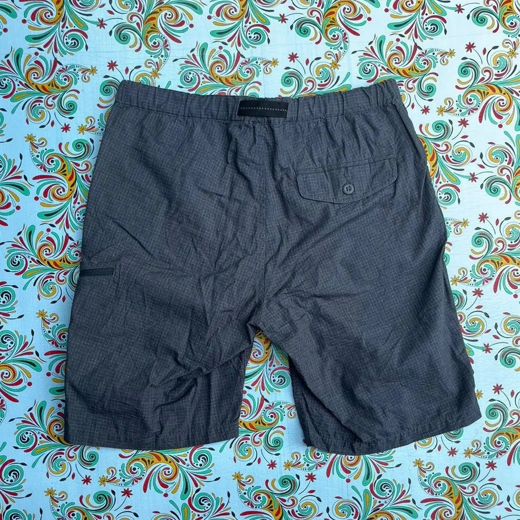 Celana pendek Uniqlo, Fesyen Pria, Pakaian , Bawahan di Carousell Celana pendek Uniqlo, Fesyen Pria, Pakaian , Bawahan di Carousell