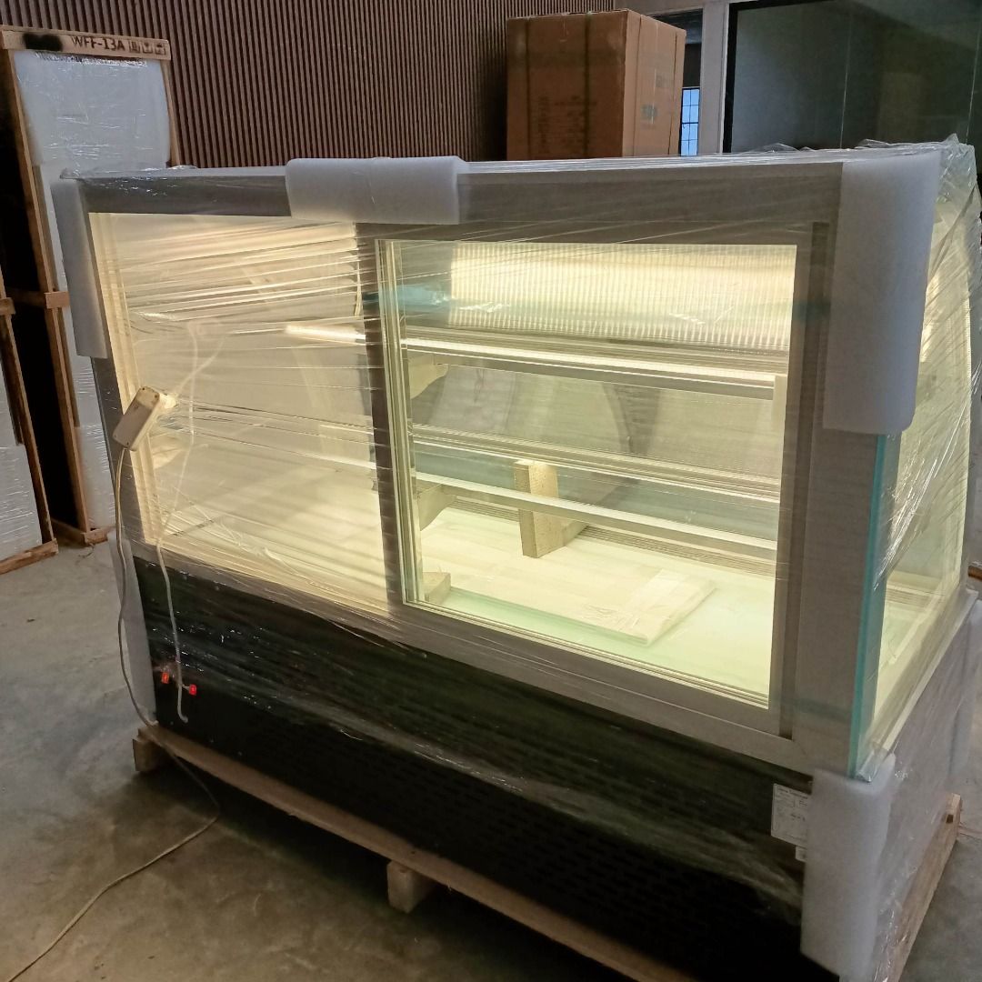 COMMERCIAL DISPLAY CHILLER BIG TYPE WHITE CURVE, TV & Home Appliances ...