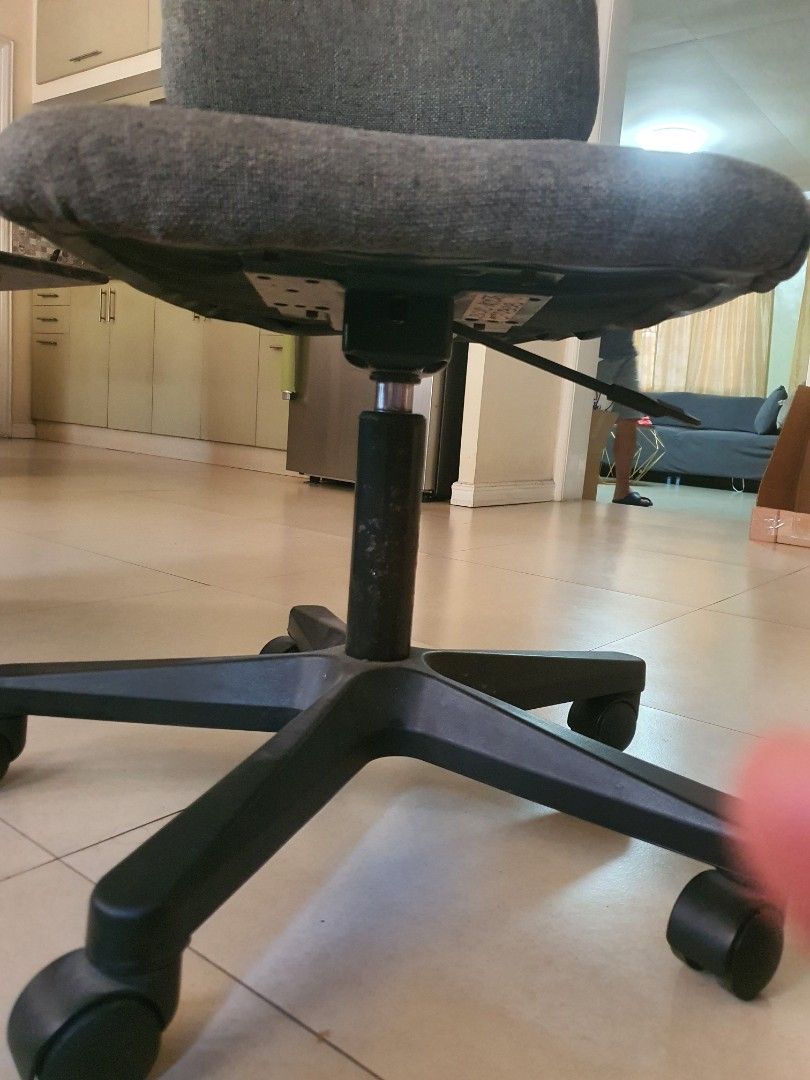 Computer's chair, Furniture & Home Living, Furniture, Chairs on Carousell