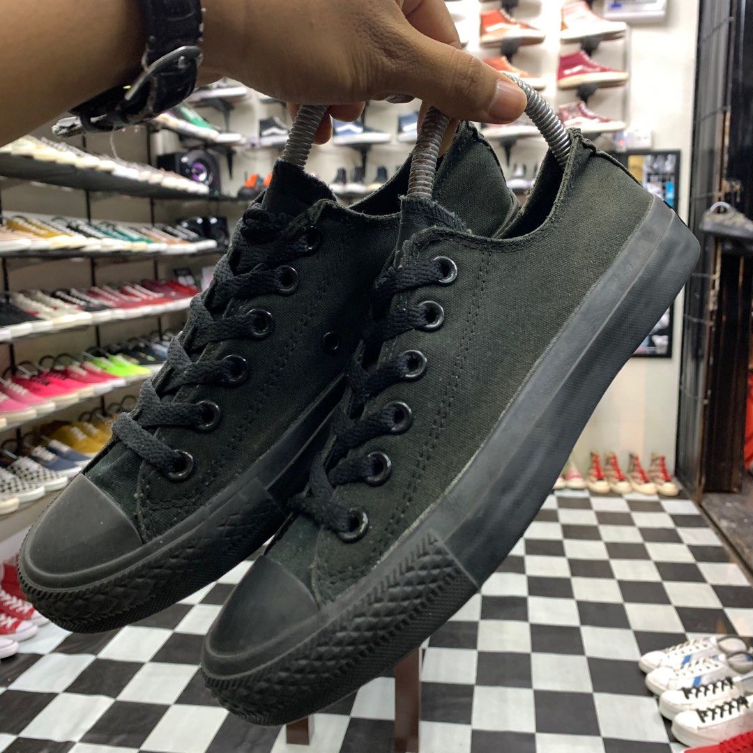 Converse Low Cut, Women's Fashion, Footwear, Sneakers on Carousell