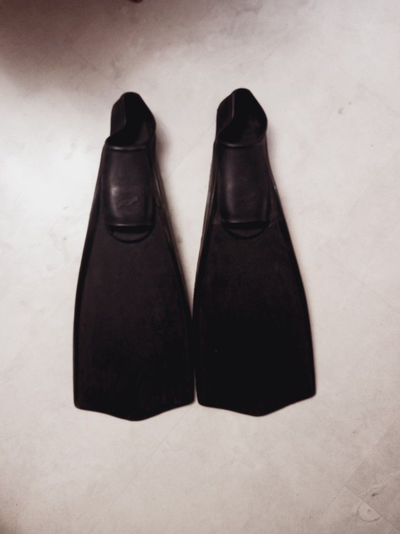 Flipper, Sports Equipment, Sports & Games, Water Sports on Carousell