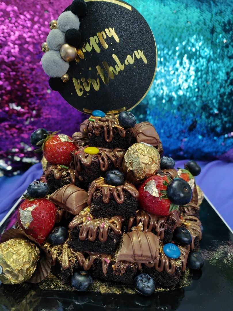 Fudge brownie tower mix with fruits & Chocolate, Food & Drinks ...