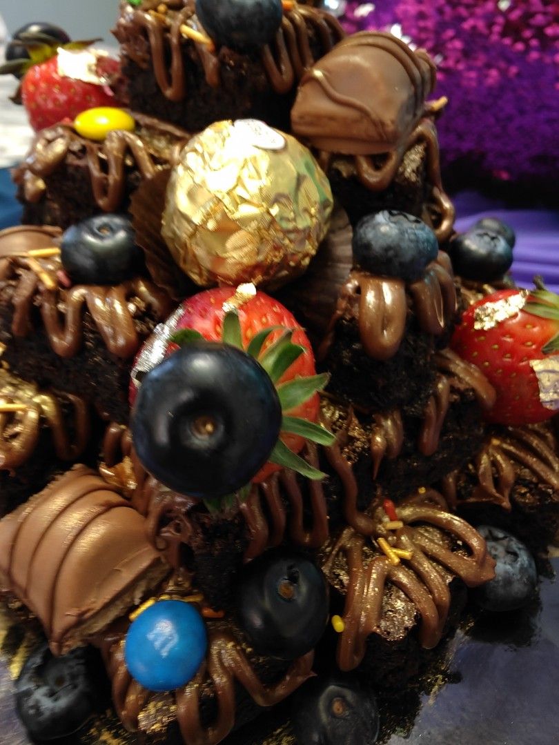Fudge brownie tower mix with fruits & Chocolate, Food & Drinks ...