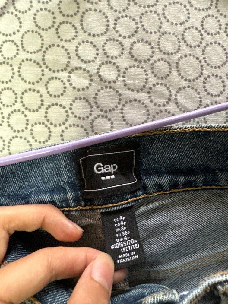 Gap Denim Ripped Jeans, Women's Fashion, Bottoms, Jeans & Leggings on Carousell