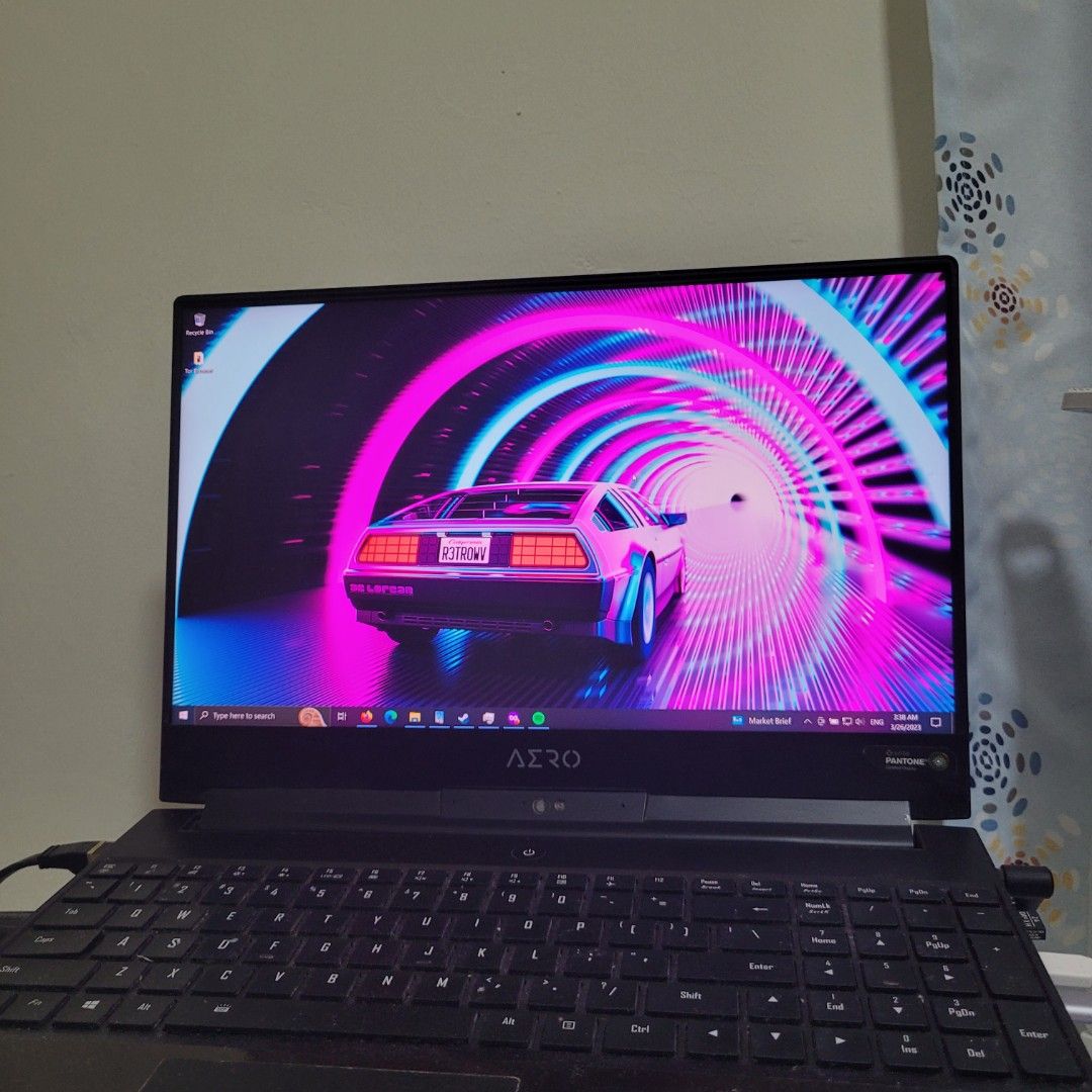 Gigabyte Aero 15x V8 | GTX 1070 MaxQ 8GB VRAM | i7-8750H | 32gb RAM ...