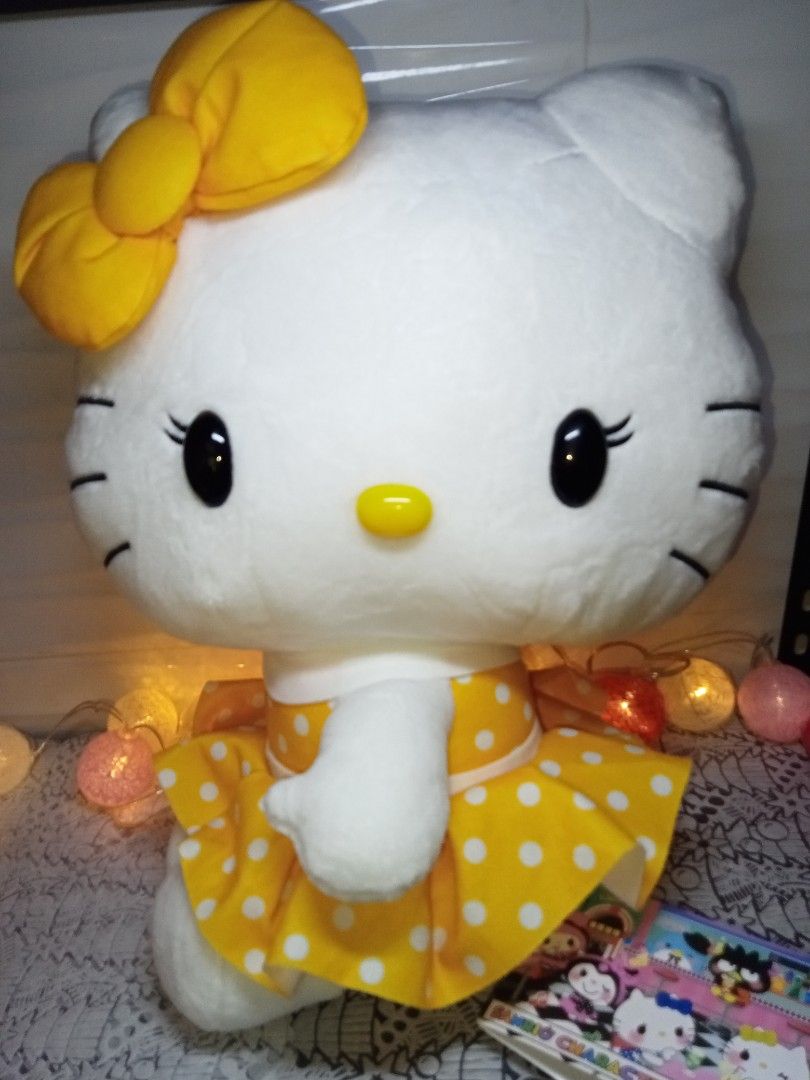 Hello kitty & MIMI sanrio plush toy on Carousell