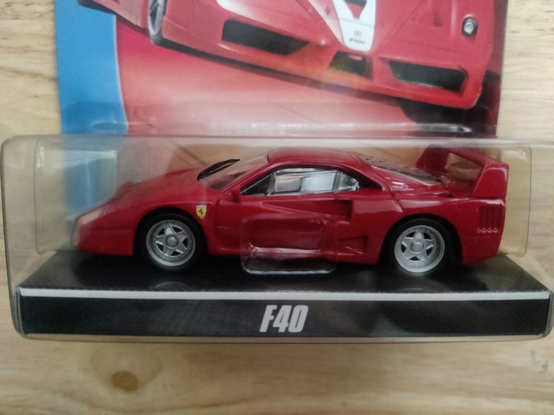 Hot wheels Ferrari F40 premium casting, Hobbies & Toys, Toys & Games on ...