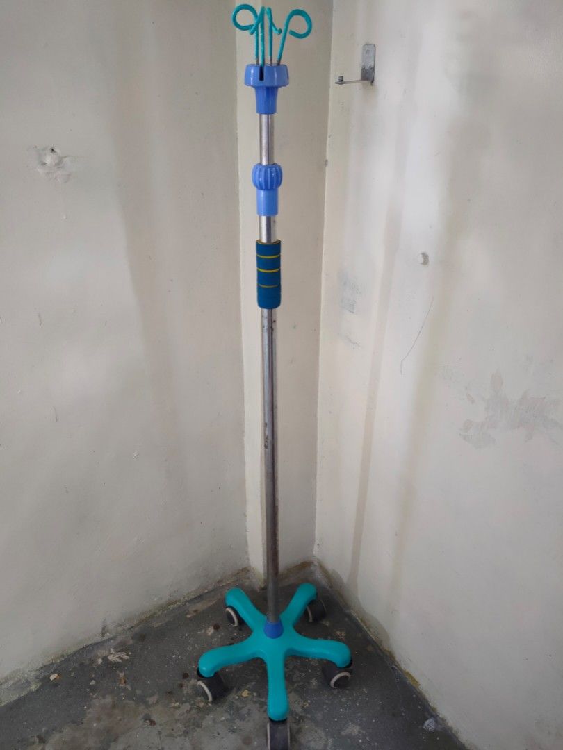 IV STAND 4 Hooks with Wheels / Dextrose Stand, Health & Nutrition ...