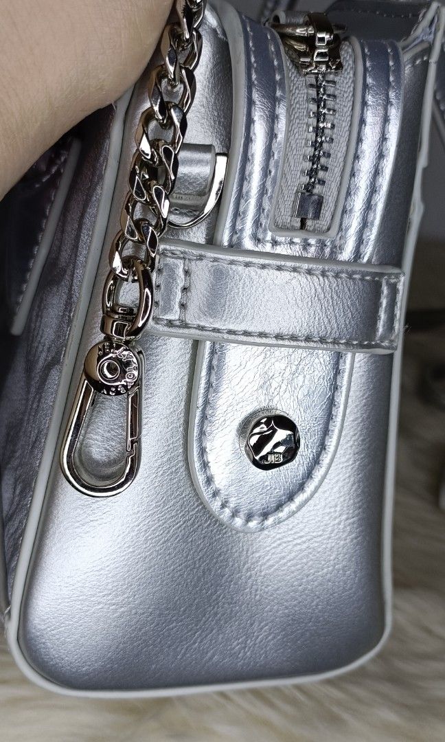 Unique Jelly Toy Boy Metallic Silver Handbag Slingbag, Luxury, Bags ...