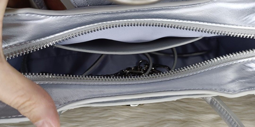 Unique Jelly Toy Boy Metallic Silver Handbag Slingbag, Luxury, Bags ...