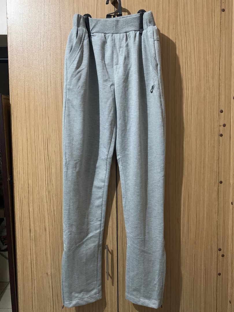 Jogging Pants Grey, Men's Fashion, Activewear on Carousell