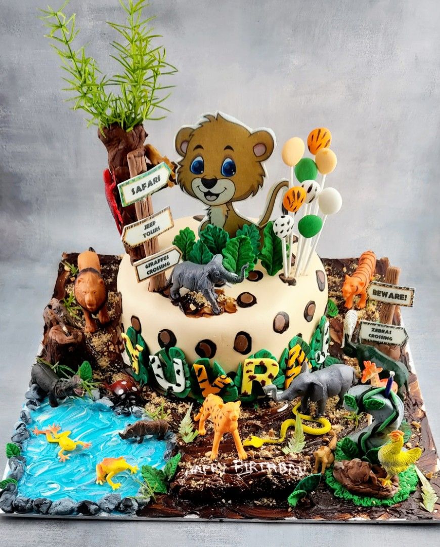 Jungle/Safari theme cake, Food & Drinks, Homemade Bakes on Carousell