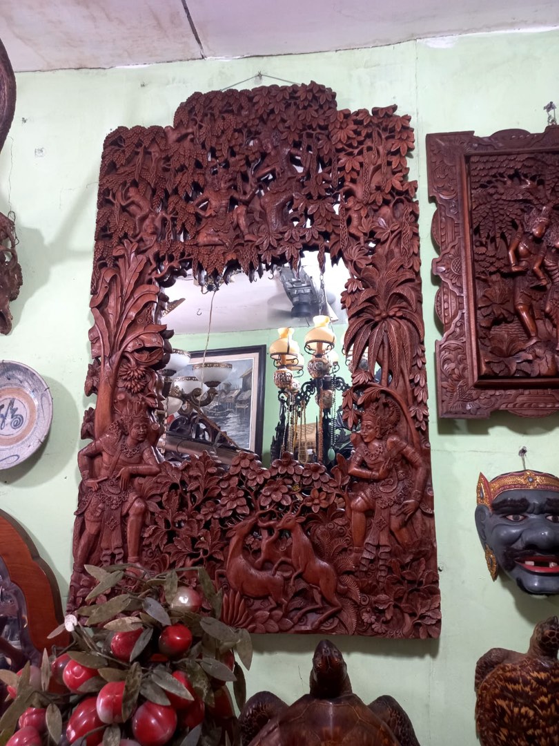 Kaca cermin relief bali.ukiran halus, Antik, Pajangan di Carousell