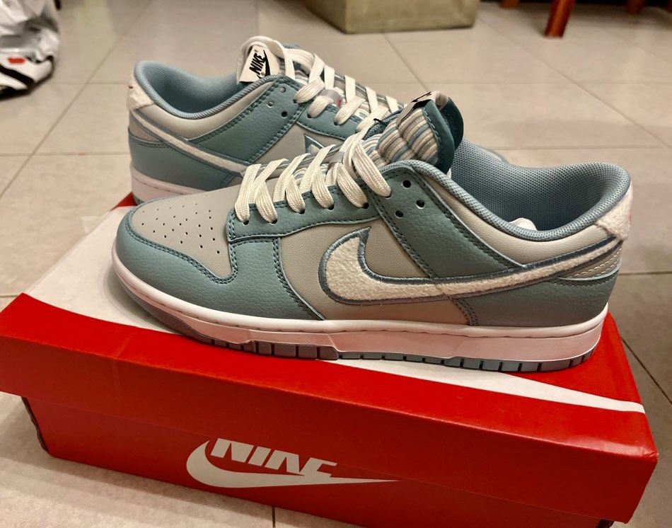 Nike Dunk Low Retro Fleece Swoosh Worn Blue, 男裝, 鞋, 波鞋 - Carousell