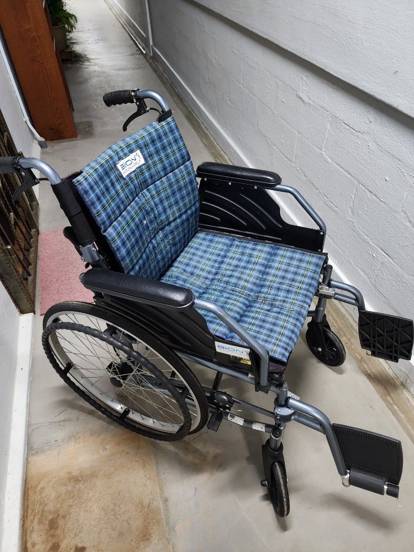Normal sized wheelchair used 5 times only, Health & Nutrition ...