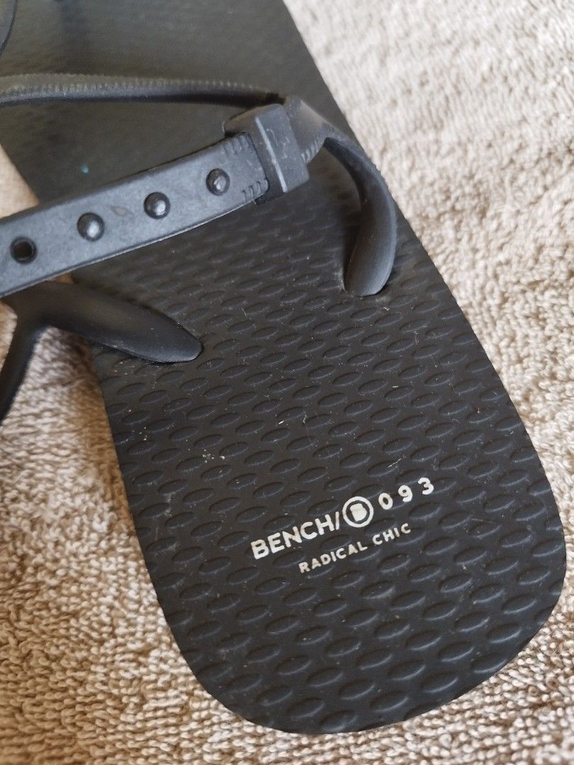 Original BENCH Black Sandals, Women's Fashion, Footwear, Flats ...