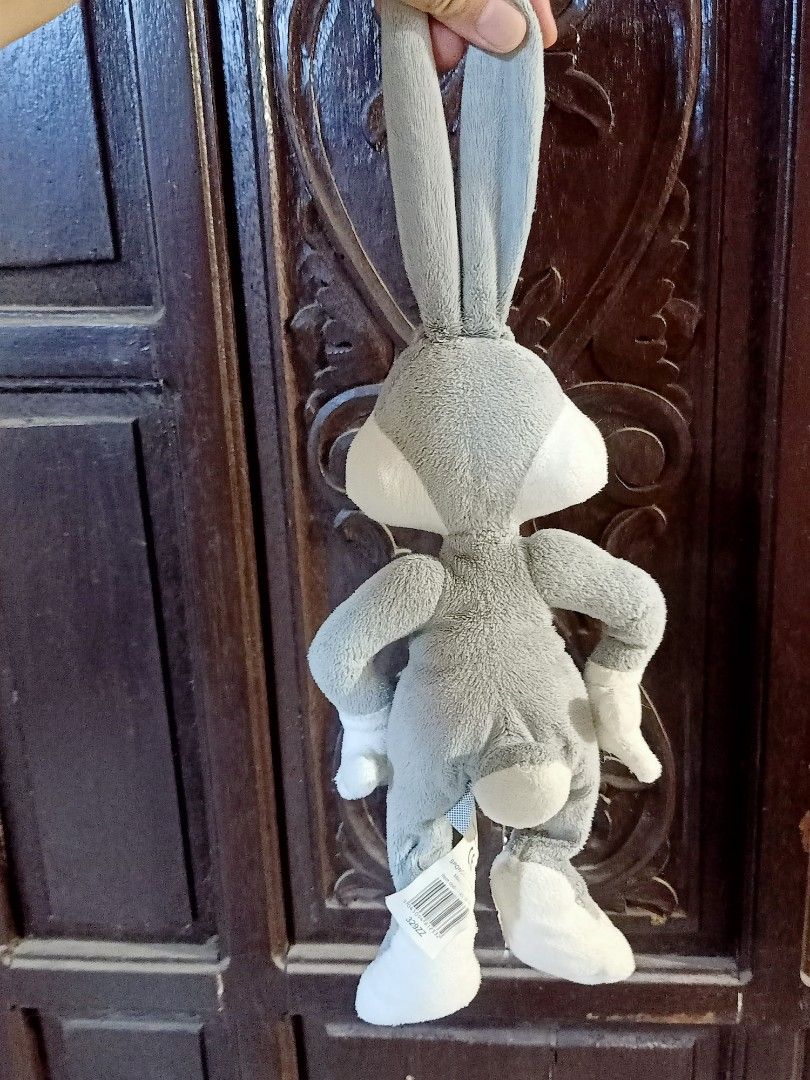 ORIGINAL LOONEY TUNES BUGS BUNNY, Hobbies & Toys, Toys & Games on Carousell