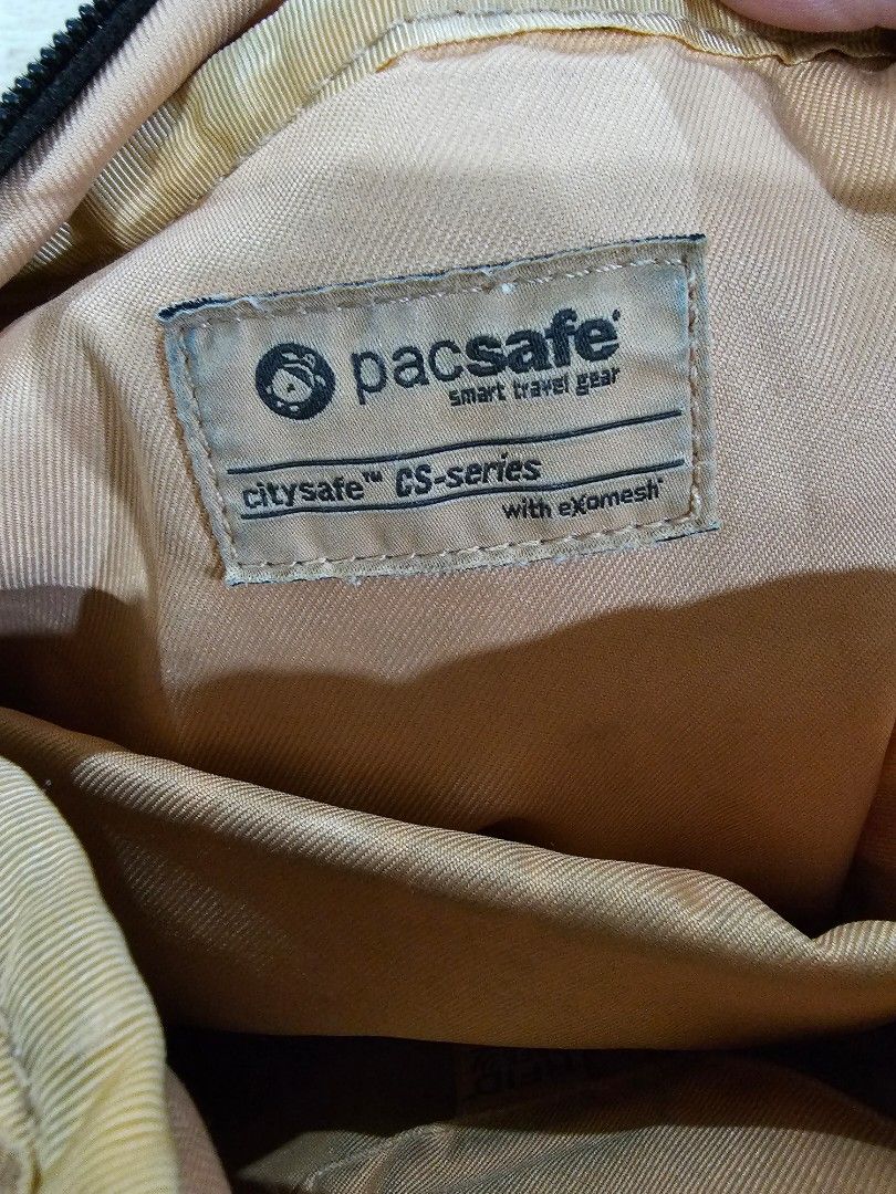 PACsafe citysafe cs 150 series with exomesh on Carousell