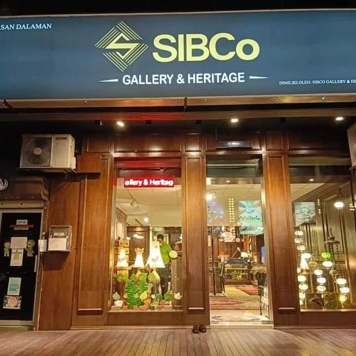 Persian Nain signature carpet, Furniture & Home Living, Home Decor ...