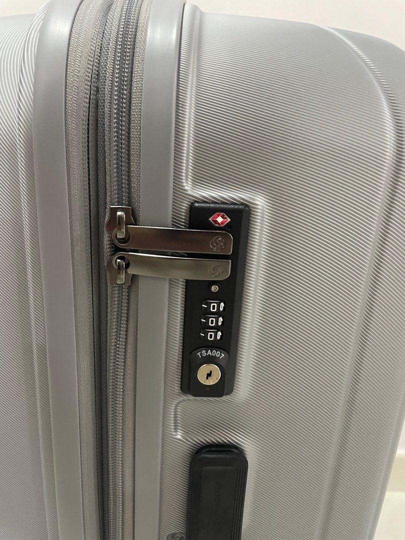 Samsonite T5 68cm Spinner with Built-In Scale Luggage, Hobbies & Toys ...