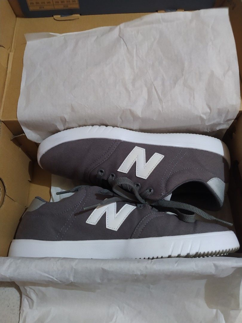 Sepatu New Balance NB Shoes Original, Fesyen Wanita, Sepatu di Carousell