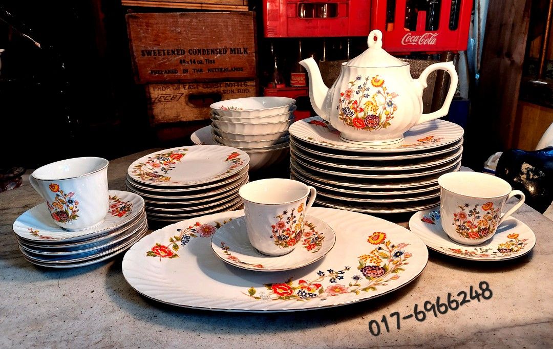 Set pinggan bunga vintage/antik/antique, Hobbies & Toys, Collectibles ...