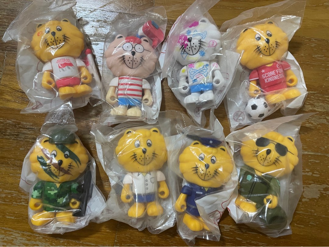 Singa Lion Figurines (Collectibles), Hobbies & Toys, Memorabilia ...