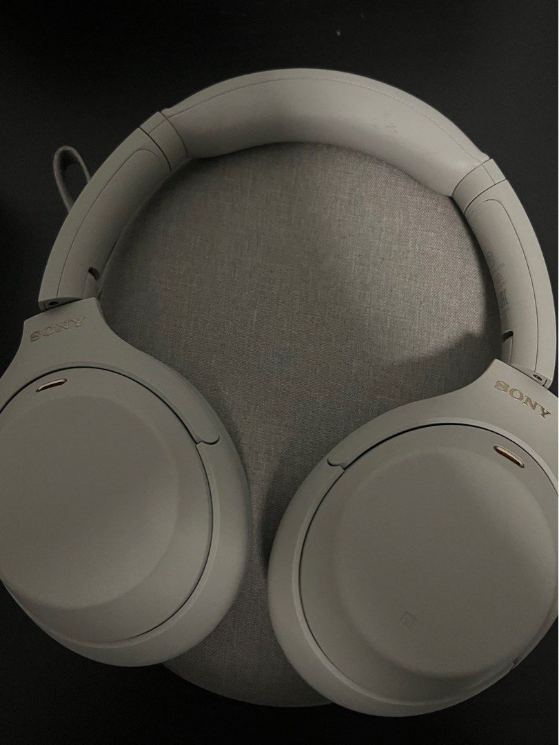 Sony WH-1000XM4 Silver, Audio, Headphones & Headsets on Carousell