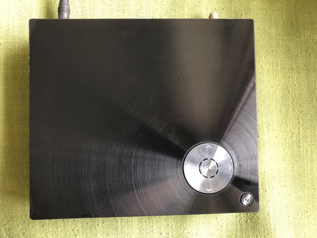 Starhub TV box, Audio, Other Audio Equipment on Carousell