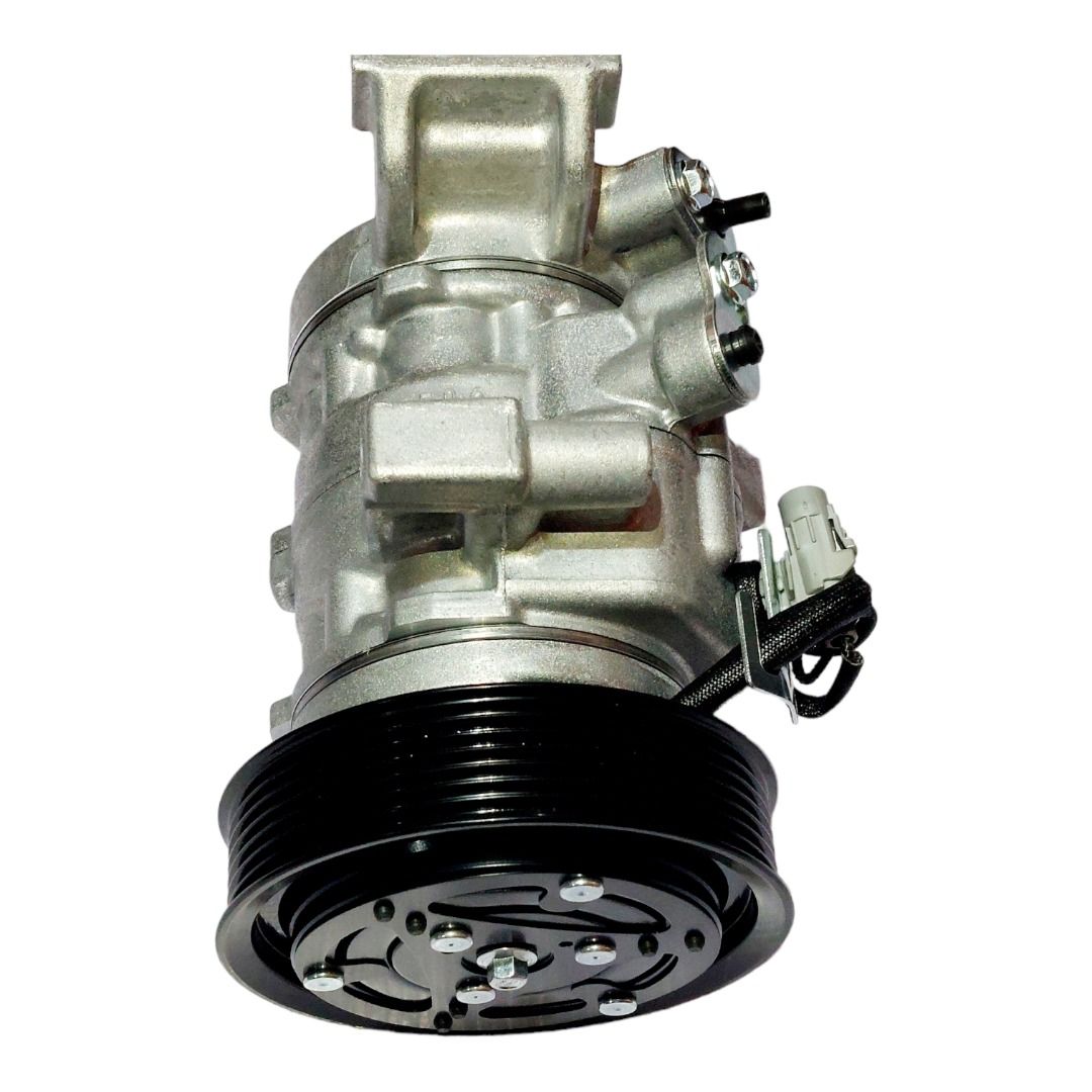 Toyota Hilux 2016 AC Compressor, Car Parts & Accessories, Engine and ...