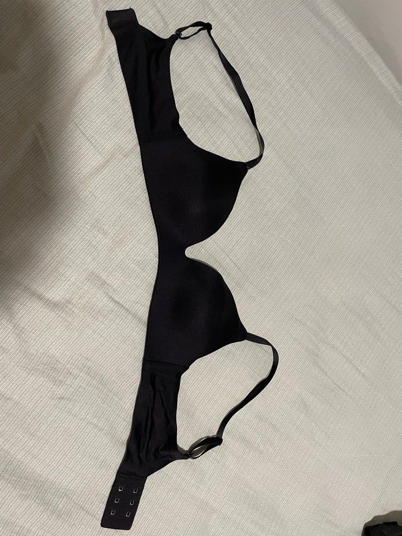 Uniqlo Wireless Bra 65/70 AA, Women's Fashion, New Undergarments ...