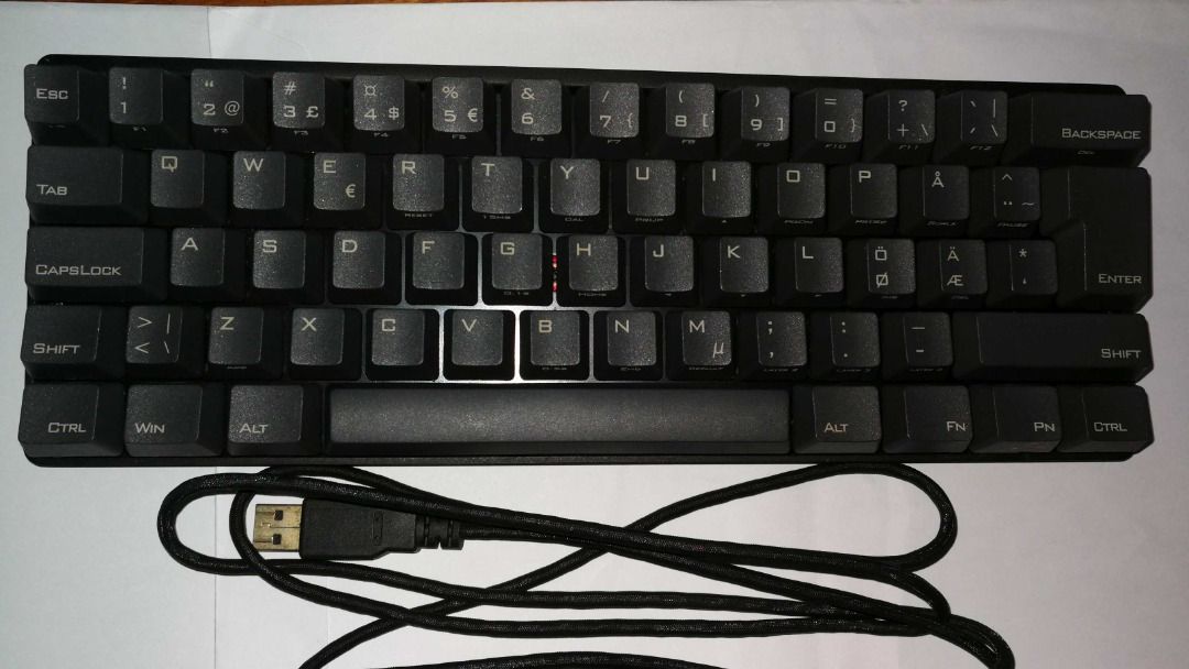 Vortex Pok3r metal casing mechanical keyboard. Black Cherry MX switches ...