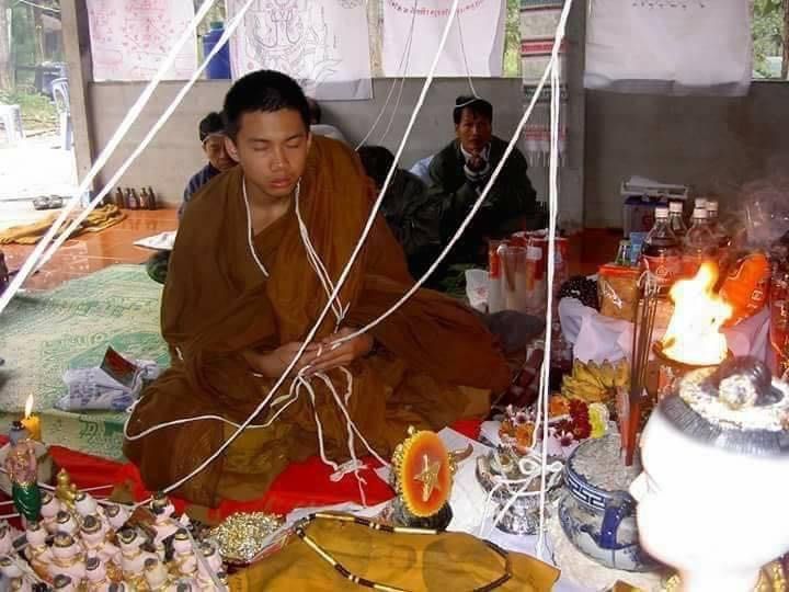 AJ Bess Khun Paen - First Batch, Hobbies & Toys, Memorabilia ...