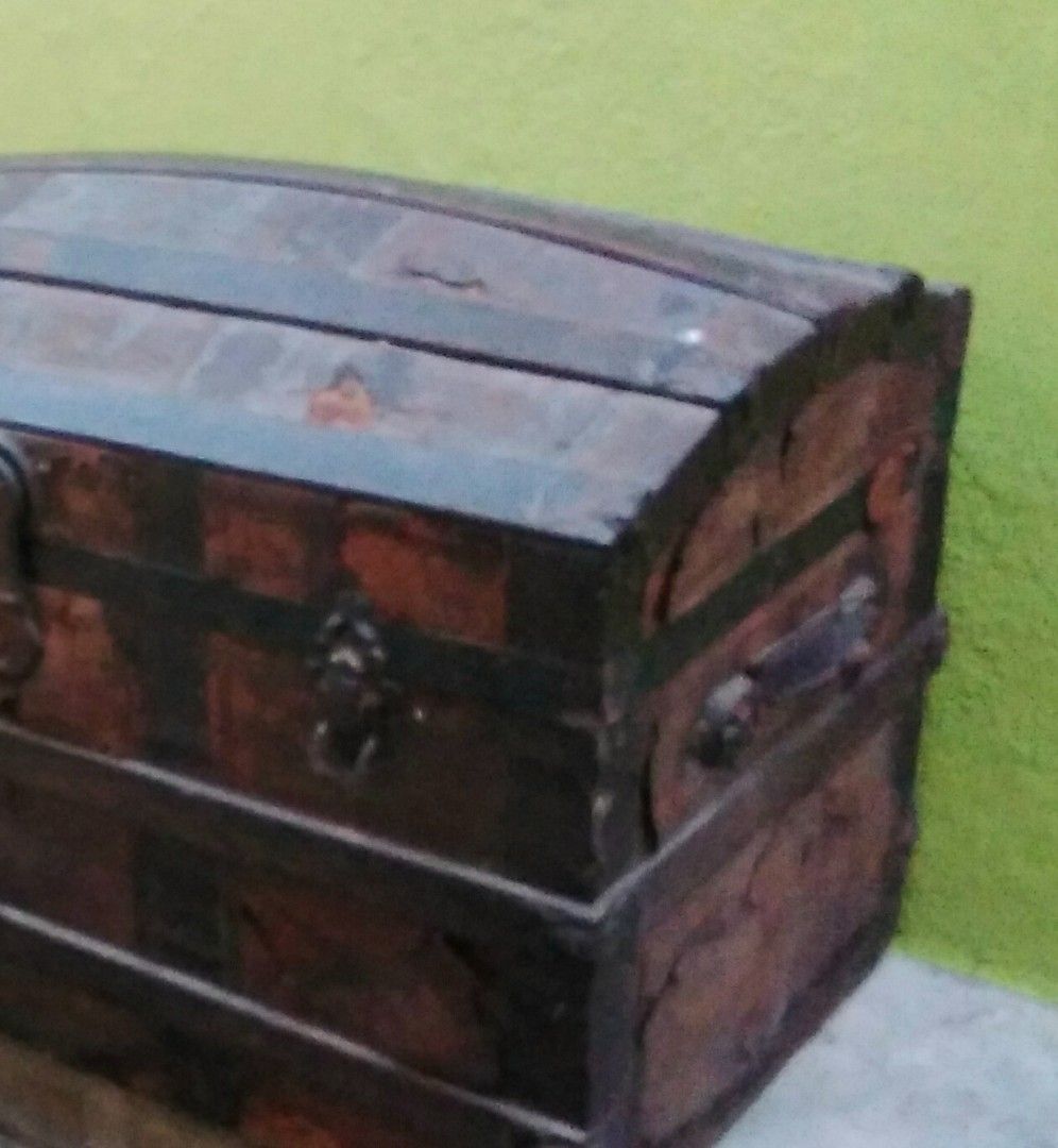 Antik treasure box 1920s, Hobbies & Toys, Collectibles & Memorabilia ...