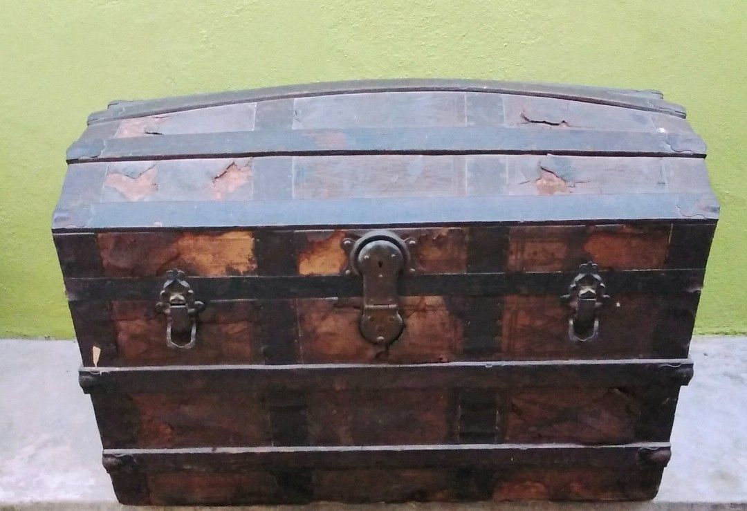 Antik treasure box 1920s, Hobbies & Toys, Collectibles & Memorabilia ...