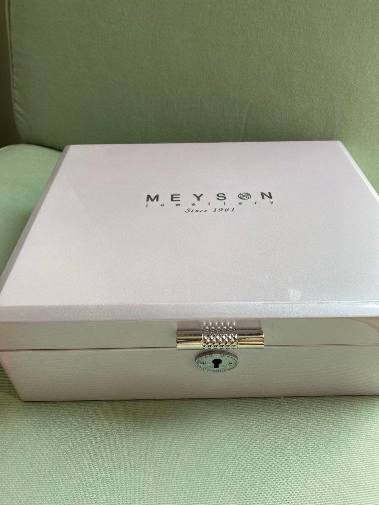 BN Meyson Jewellery Box, Men's Fashion, Watches & Accessories ...