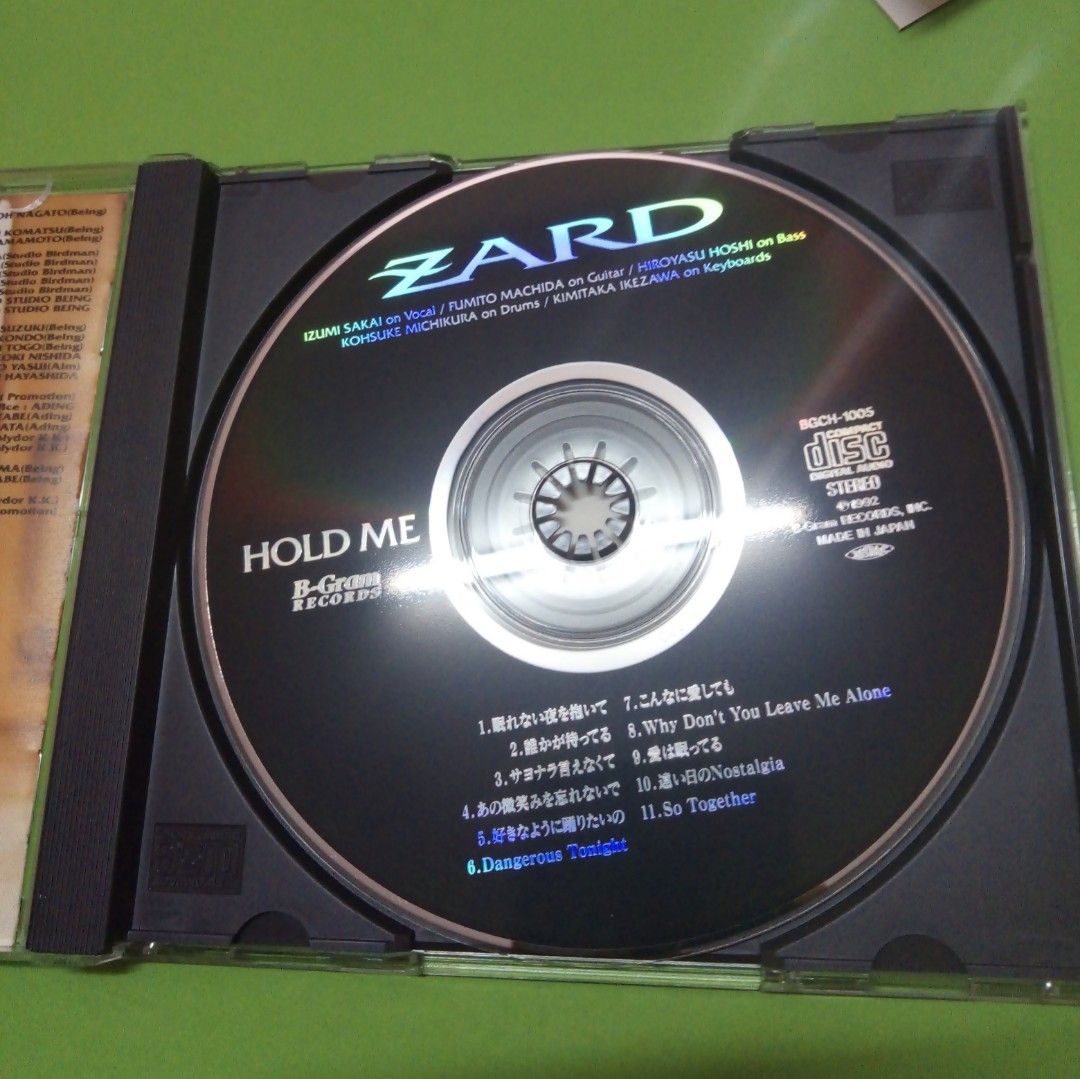 CD ZARD : HOLD ME ALBUM (1992) J-POP IZUMI SAKAI 1990S JAPANESE POP, Hobbies & Toys, Music ...