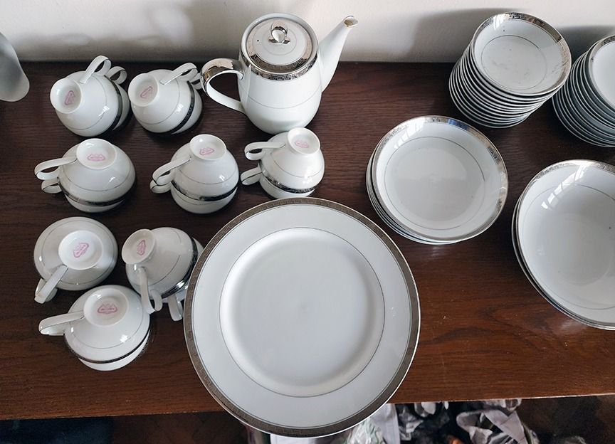 Chinaware Dinner Setting from Narumi, Furniture & Home Living ...