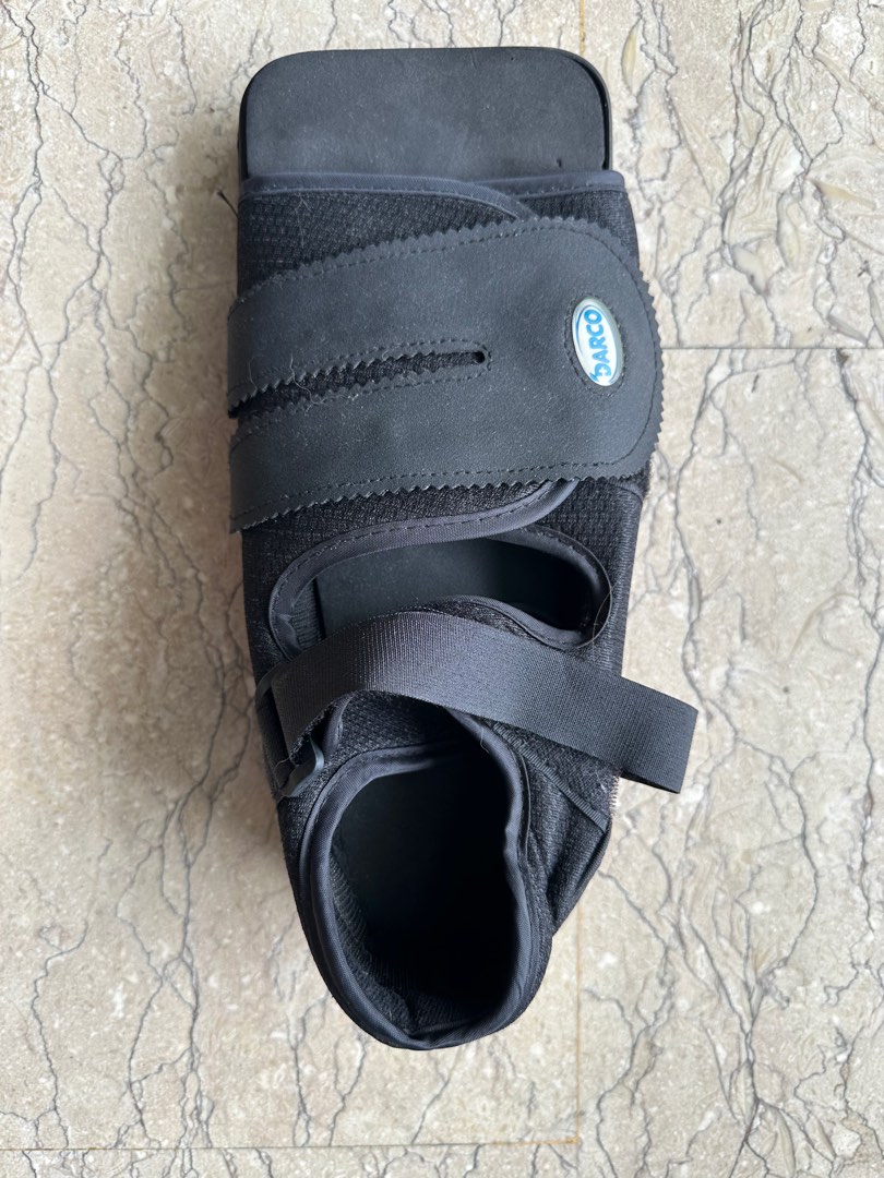 Darco off-loading, post -op shoe, Health & Nutrition, Braces, Support ...