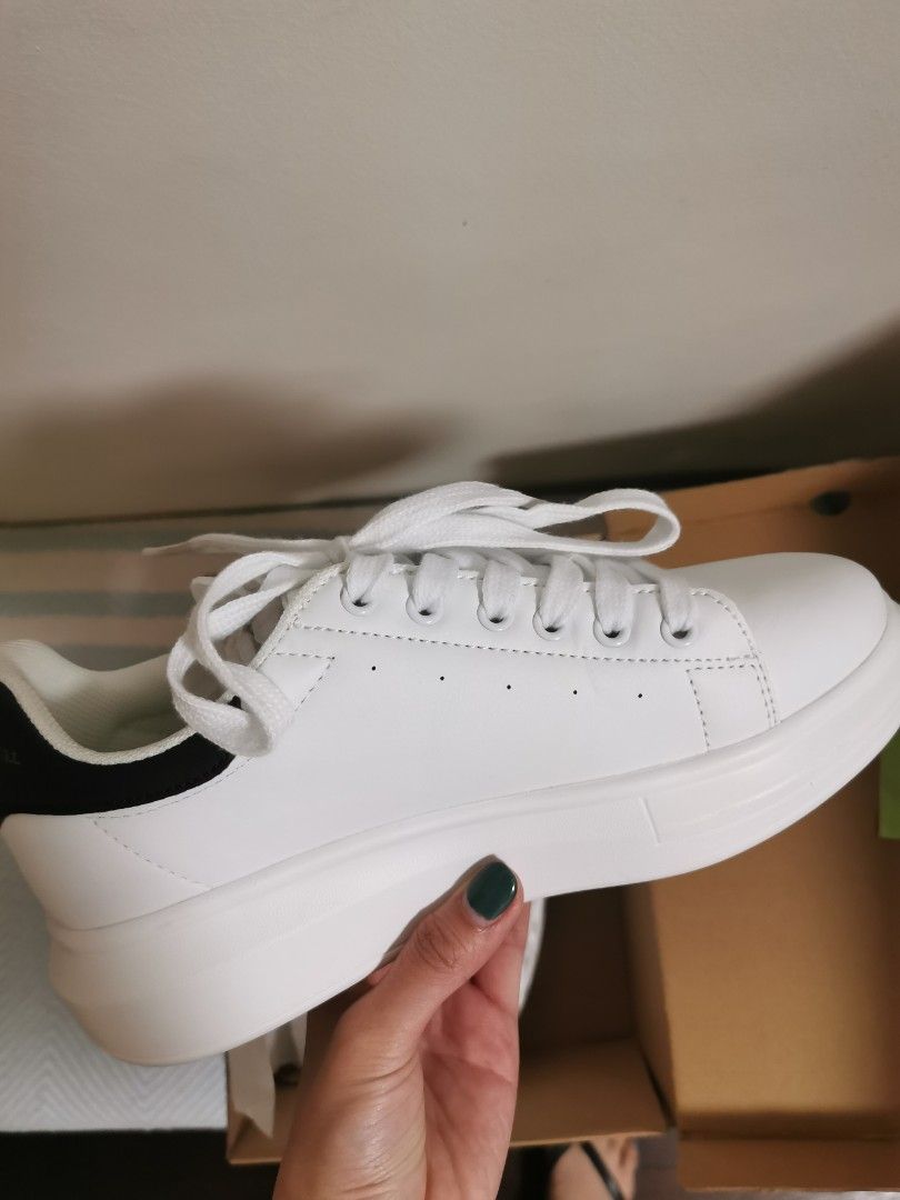 DOMBA SHOES BRAND NEW, Women's Fashion, Footwear, Sneakers on Carousell