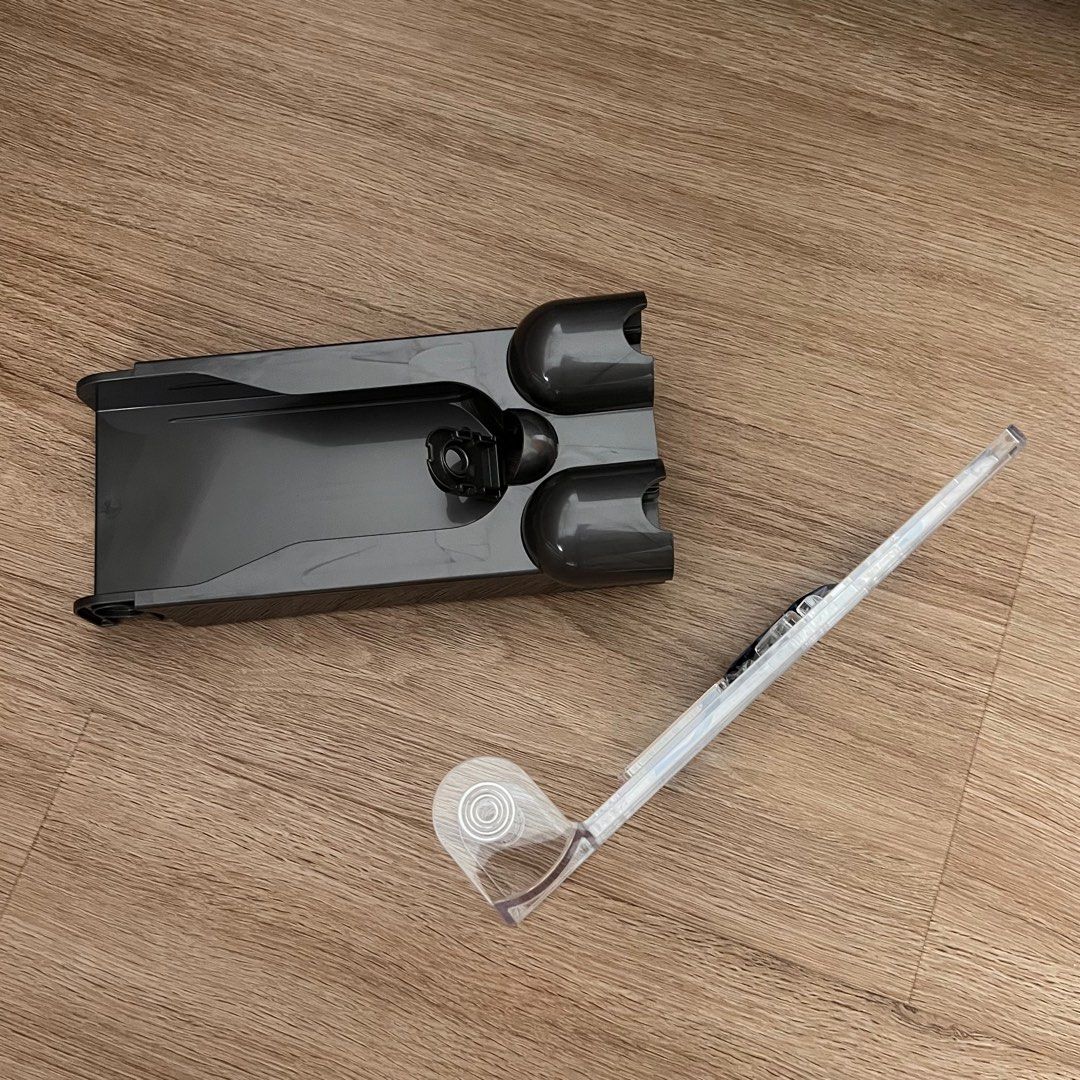 Dyson V8 wall Mount, Furniture & Home Living, Cleaning & Homecare ...