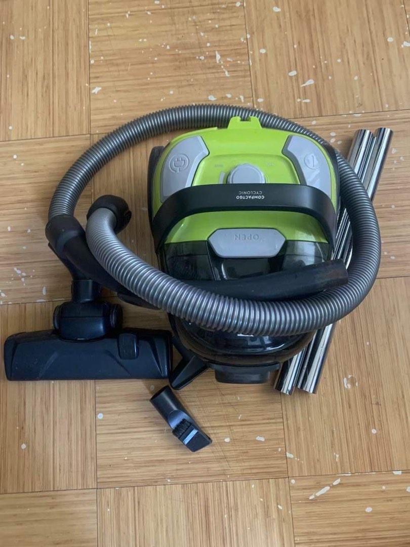 Electrolux Z1231 Canister Vacuum Cleaner on Carousell