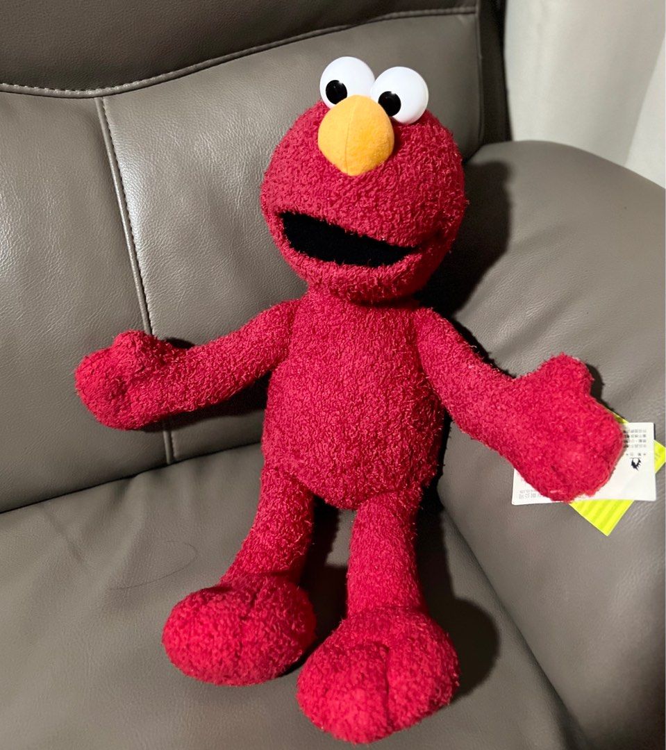 Elmo Soft Toy, Hobbies & Toys, Toys & Games on Carousell