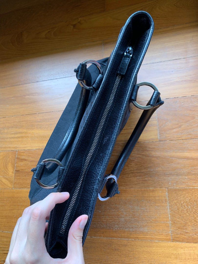 Gucci GG Black Canvas tote, Luxury, Bags & Wallets on Carousell