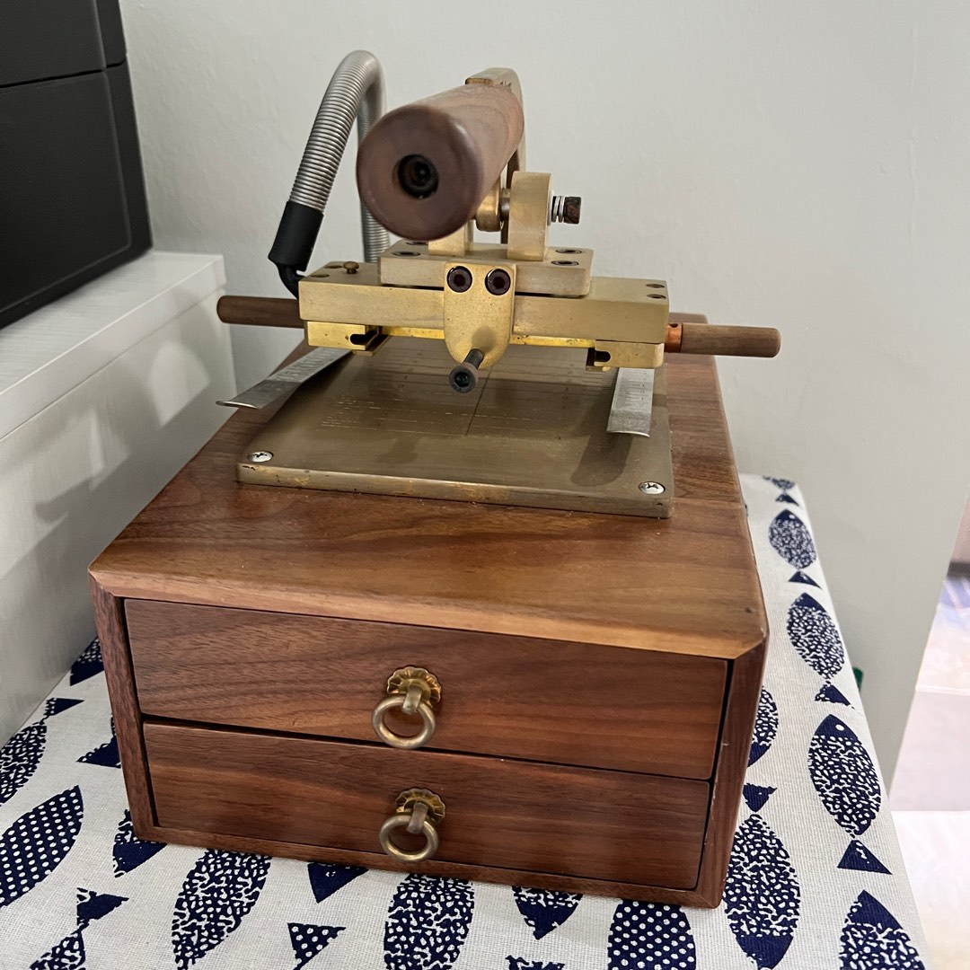 Hot embossing machine with 4 sets brass fonts, Hobbies & Toys ...